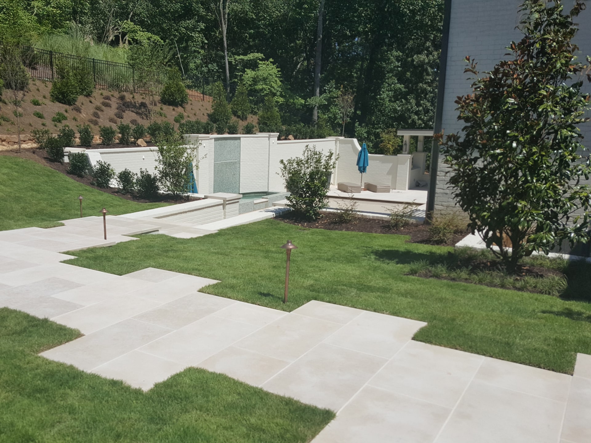 Modern Pathway - Lurvey Landscape Supply